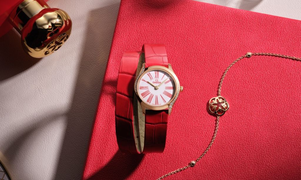 13 Best (And Reddest) Watches And Jewels To Fire Up Your Valentine's ...