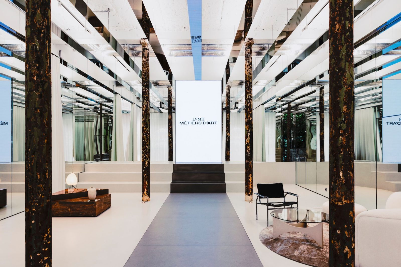 Taylor Swift’s Aupen Nirvana Bag Is Back—For A Limited Time